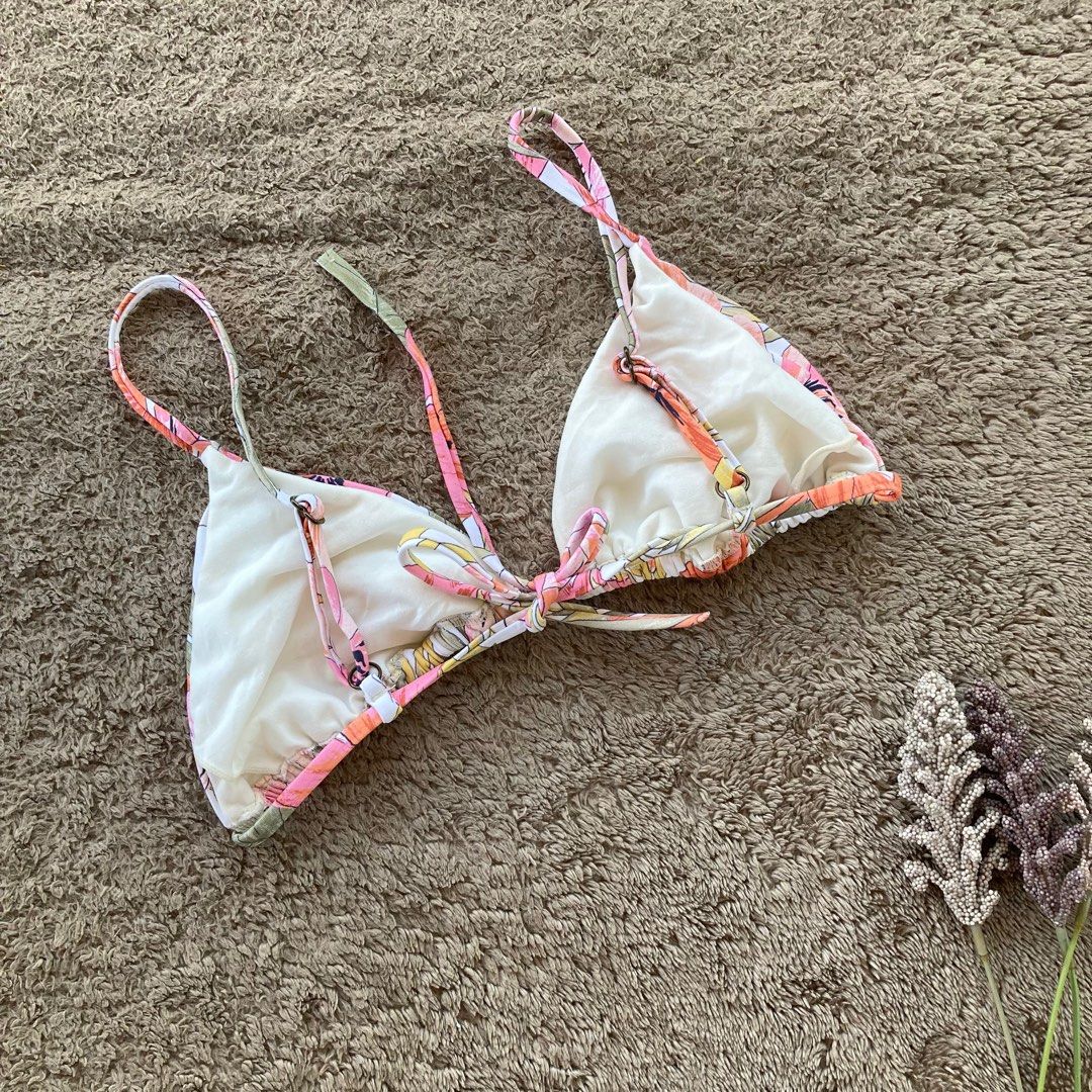 SUPER SALE! BILLABONG Tropic Luv Triangle bikini top on Carousell