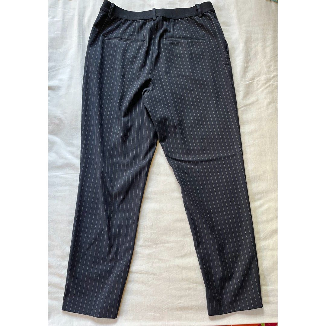 Uniqlo garterized angkle length trousers on Carousell