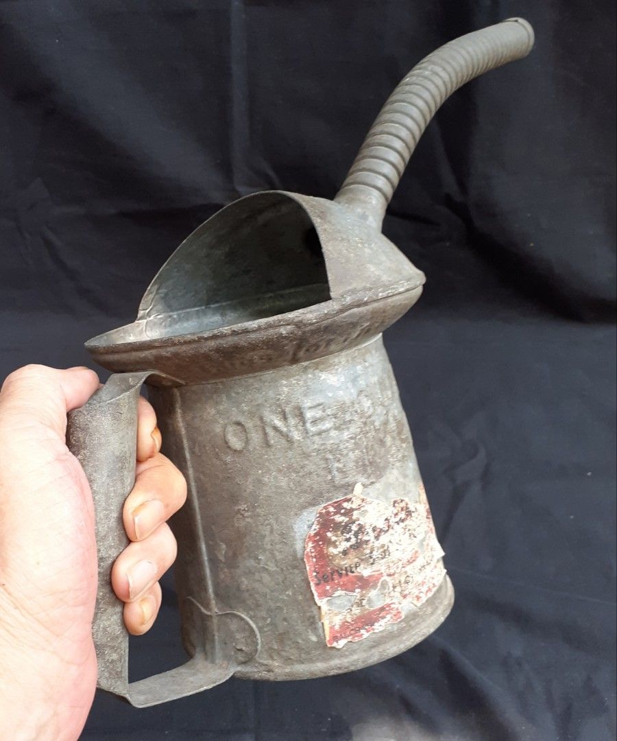 Vintage tin measuring cup, Antik, Lainnya di Carousell