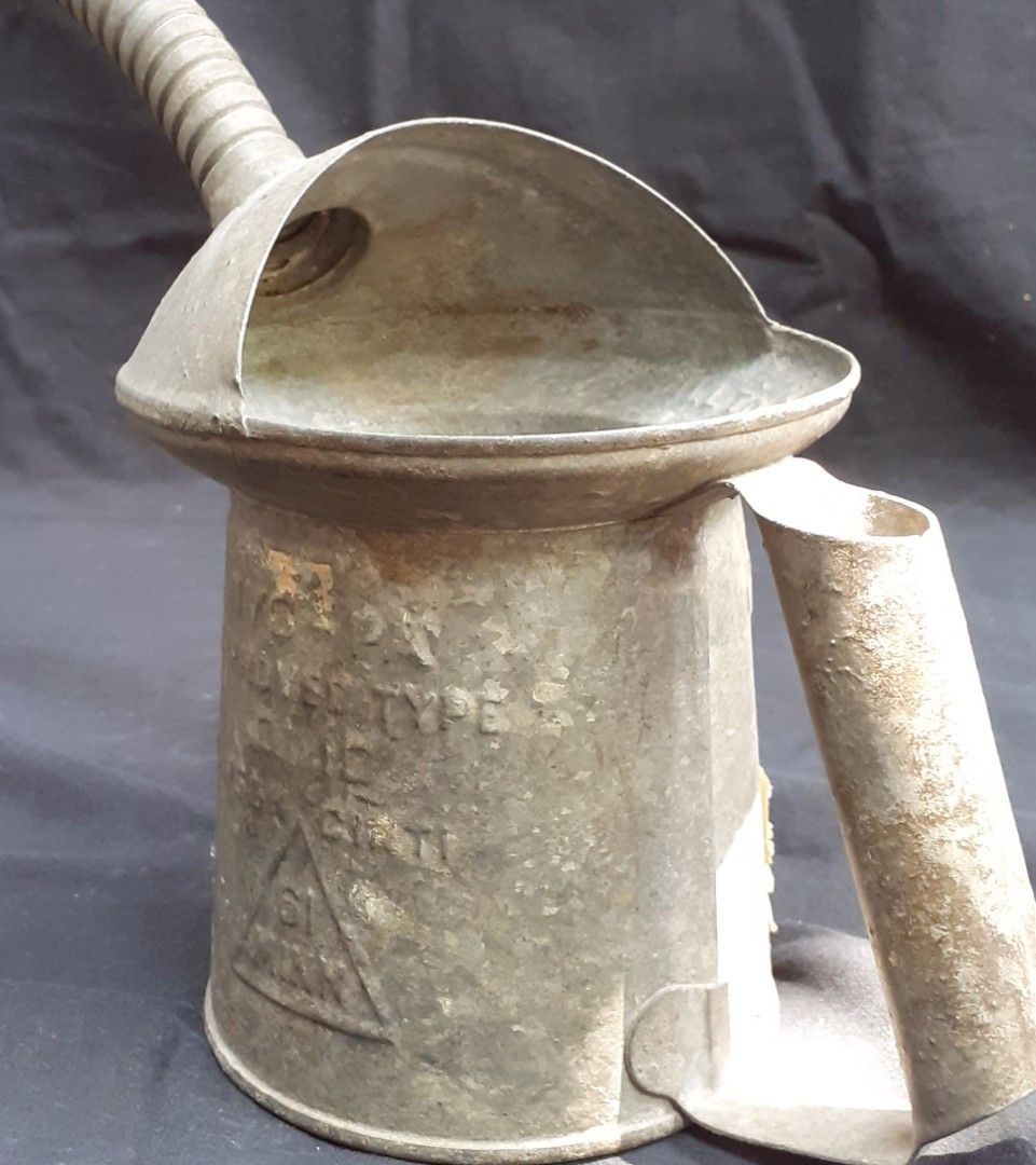 Vintage tin measuring cup, Antik, Lainnya di Carousell