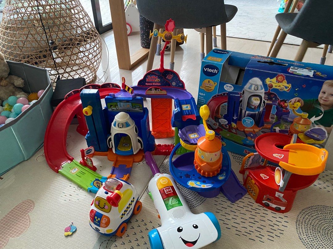 Vtech Space Station and freebies , Hobbies & Toys, Toys & Games on ...