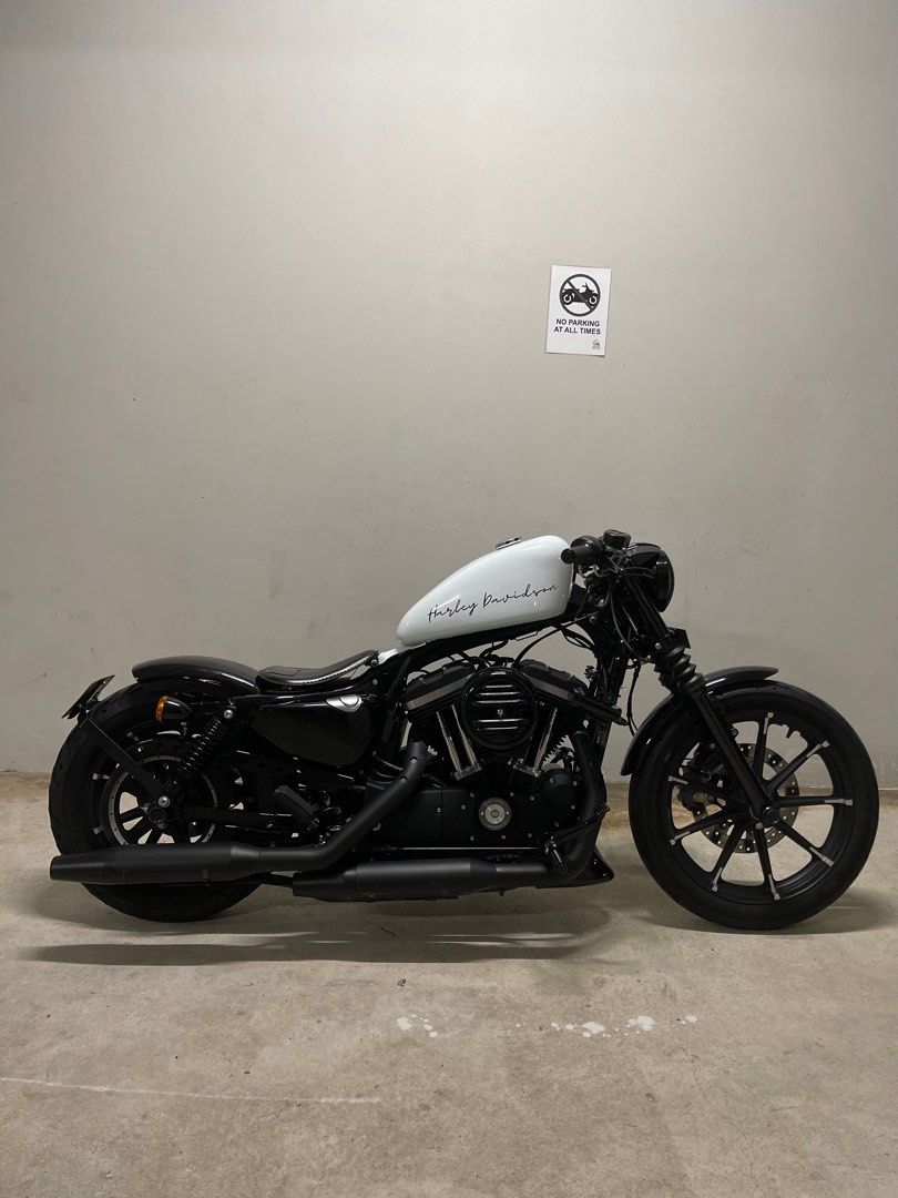 Harley Davidson 883 Iron Bobber