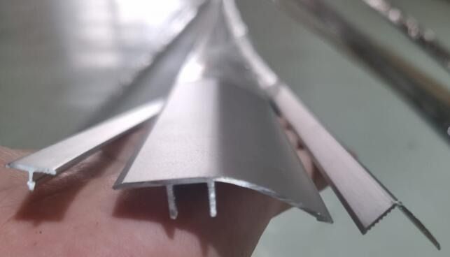 Many Colors 2.7m Aluminium G / L / T / Slope Trimming for vinyl floor ...