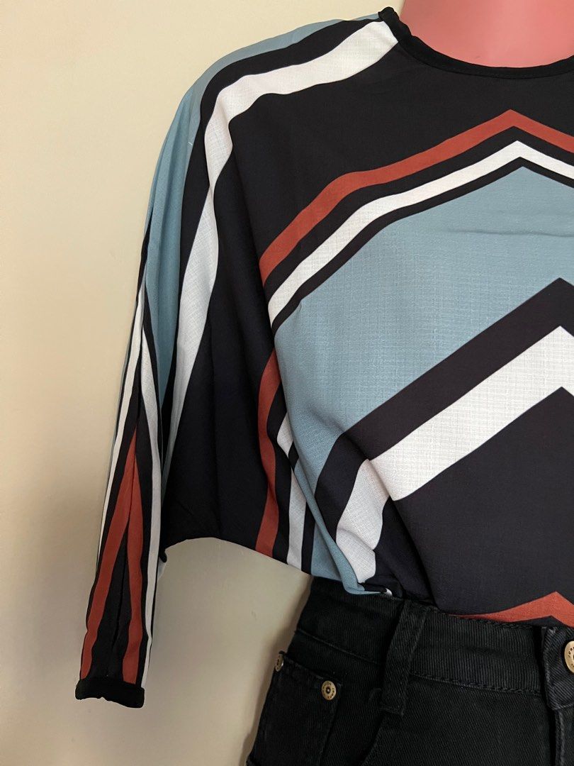 Bat wing Sleeves, Women's Fashion, Tops, Blouses on Carousell