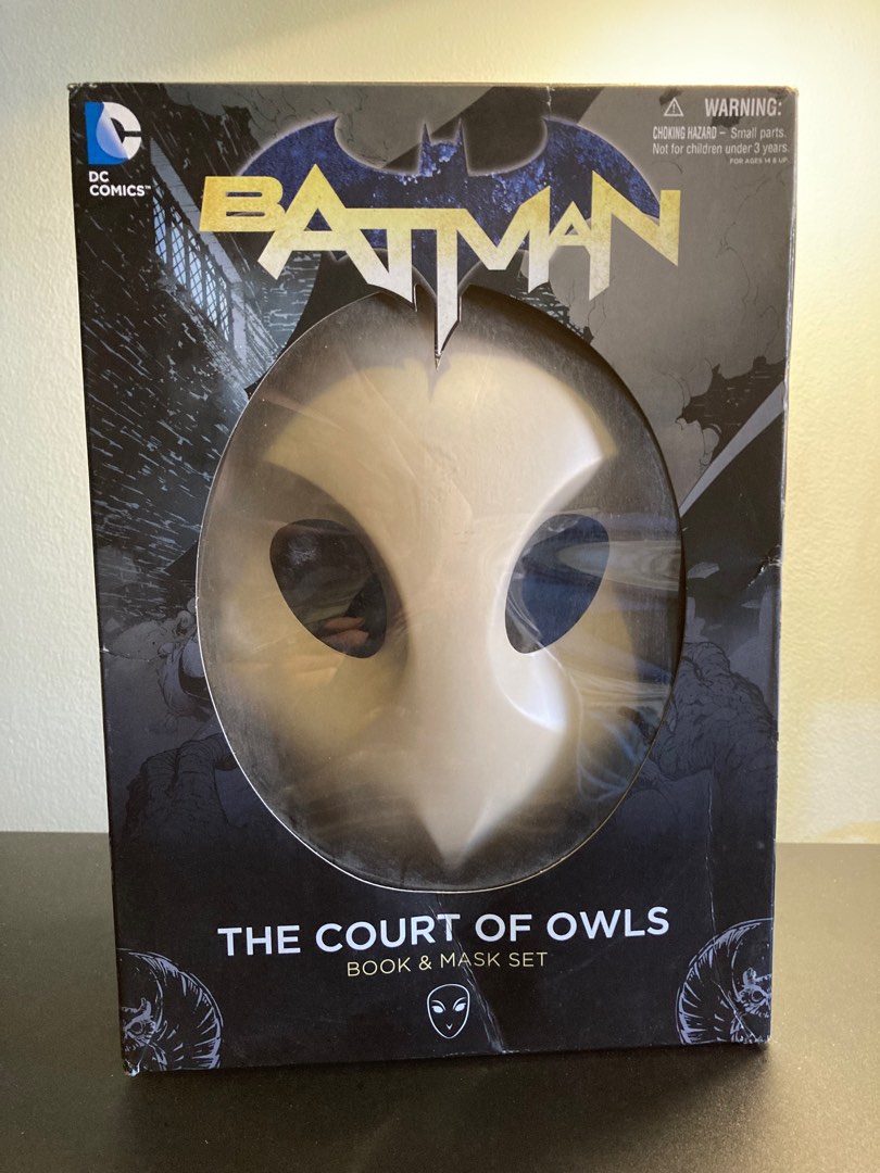Batman Mask + Comic Book Set - The Court of Owls, Hobbies & Toys, Books ...