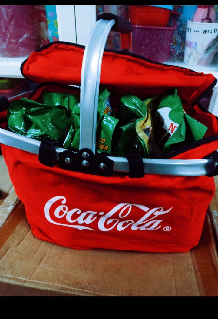BEG PICNIC COCA COLA, Sports Equipment, Hiking & Camping on Carousell