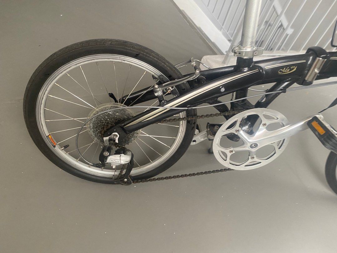 9 Speed Black Dahon MU P9 Foldable Bike!, Sports Equipment, Bicycles ...
