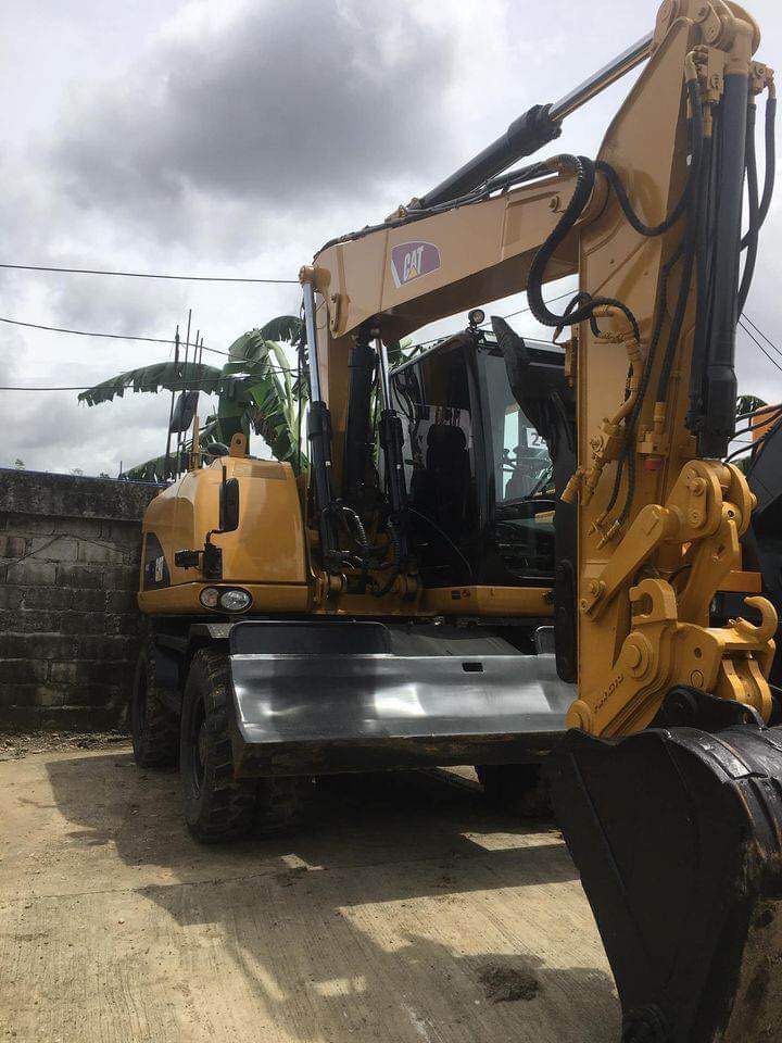 Caterpillar Wheel-type Backhoe on Carousell