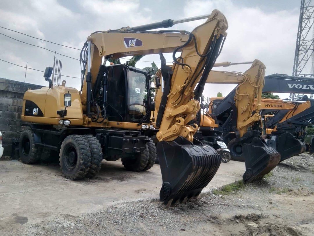 Caterpillar Wheel-type Backhoe on Carousell