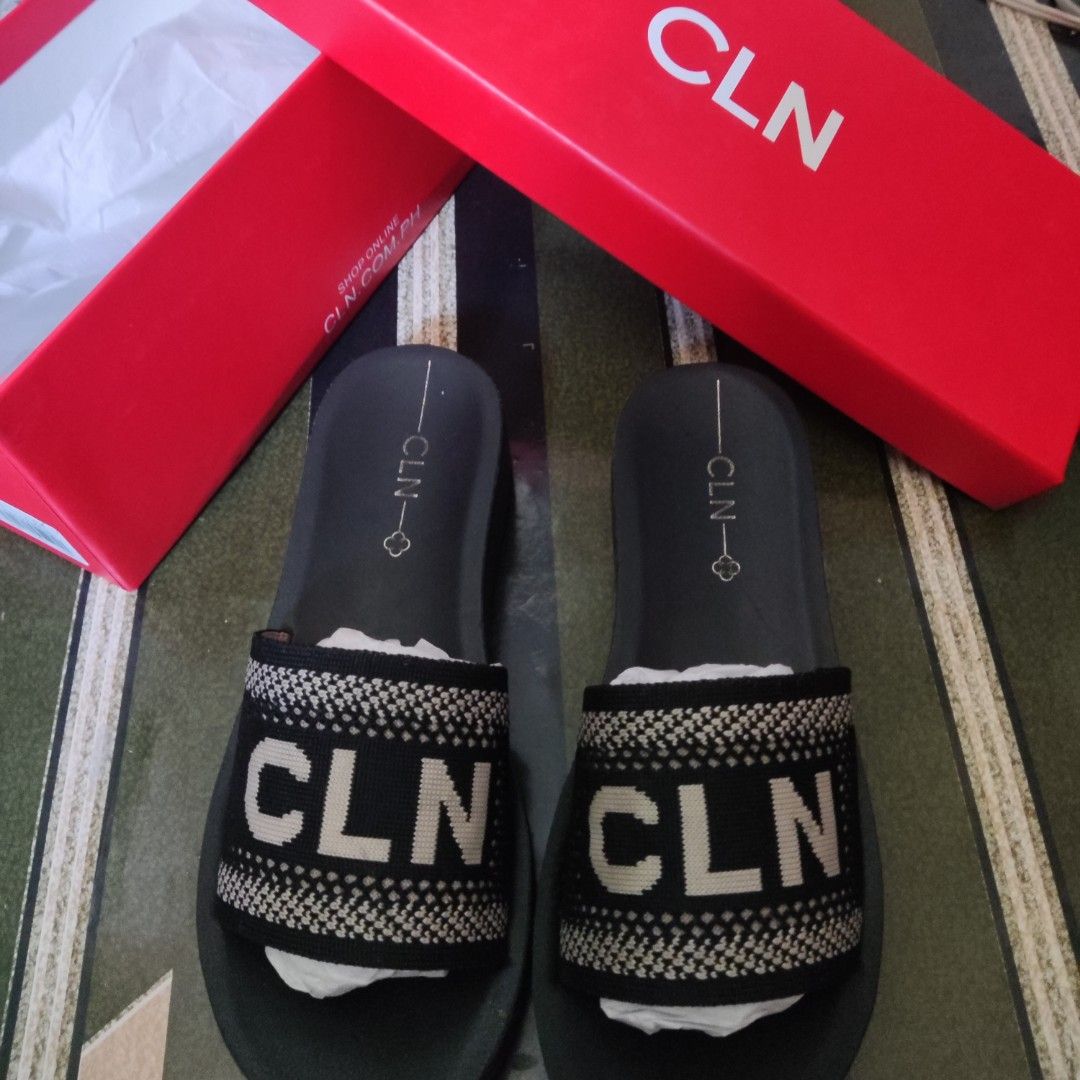 CLN Yura Wedge Slides Black 35 on Carousell