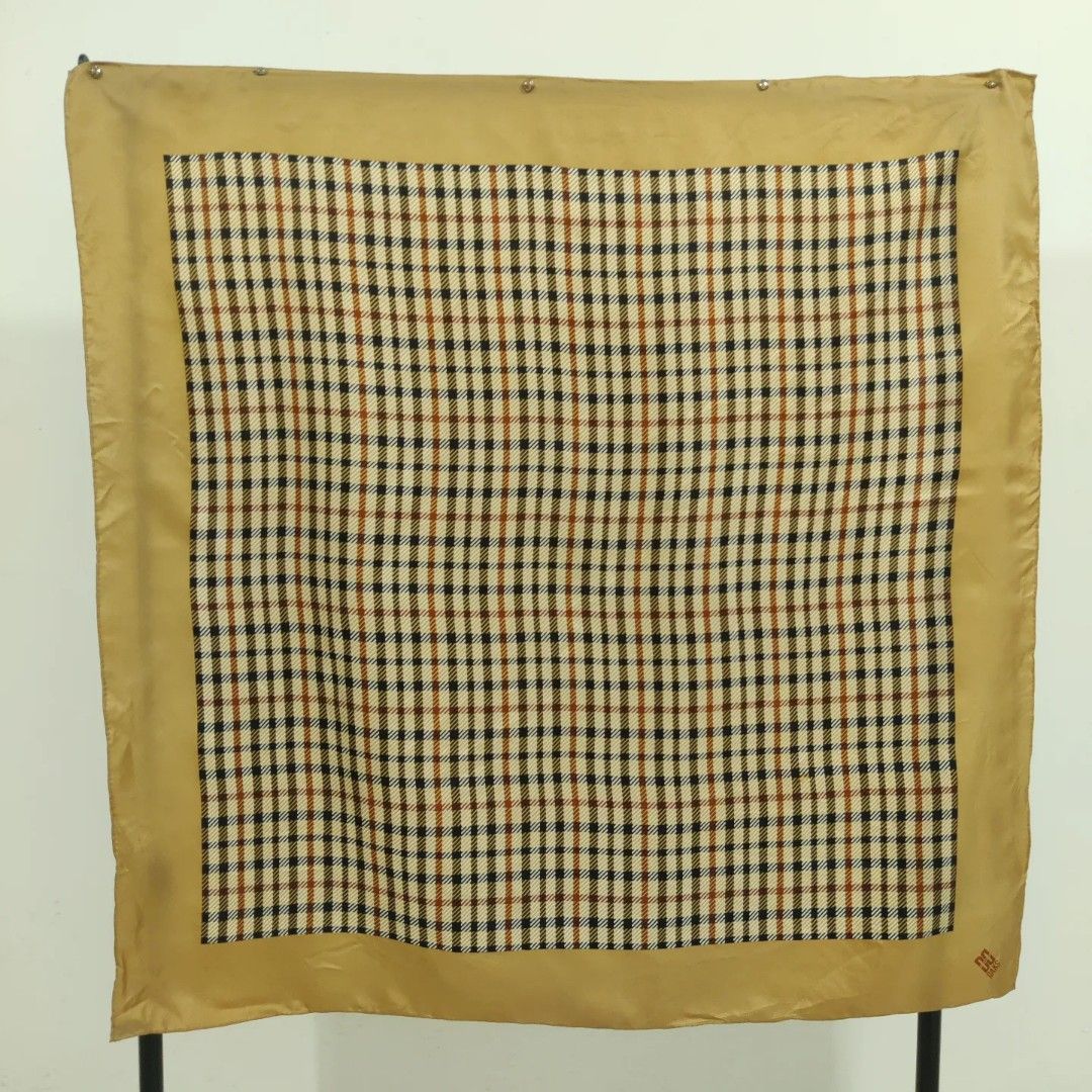 DAKS LONDON silk vintage scarf, Women's Fashion, Watches & Accessories ...