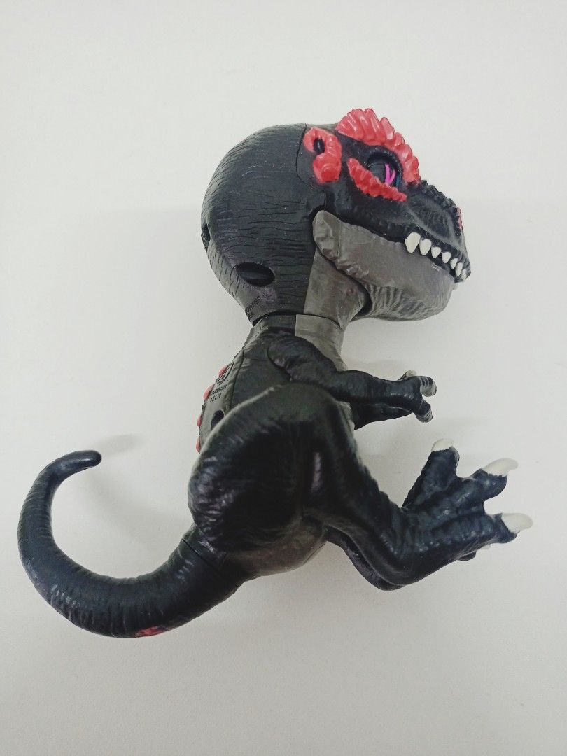 Fingerlings Untamed Infrared Black & Red T-Rex Dinosaur, Hobbies & Toys ...