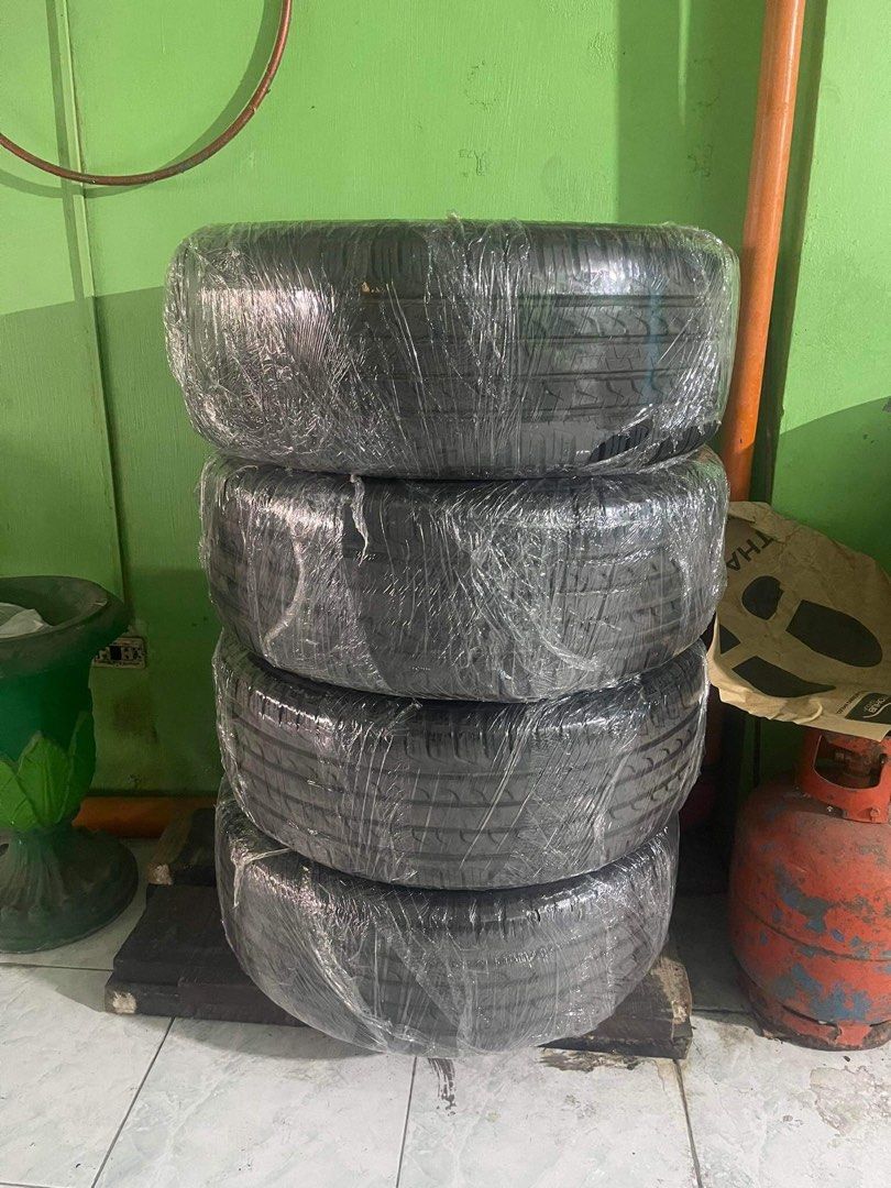 Ford Everest 4x4 Titanium Mags and Tires, Car Parts & Accessories ...