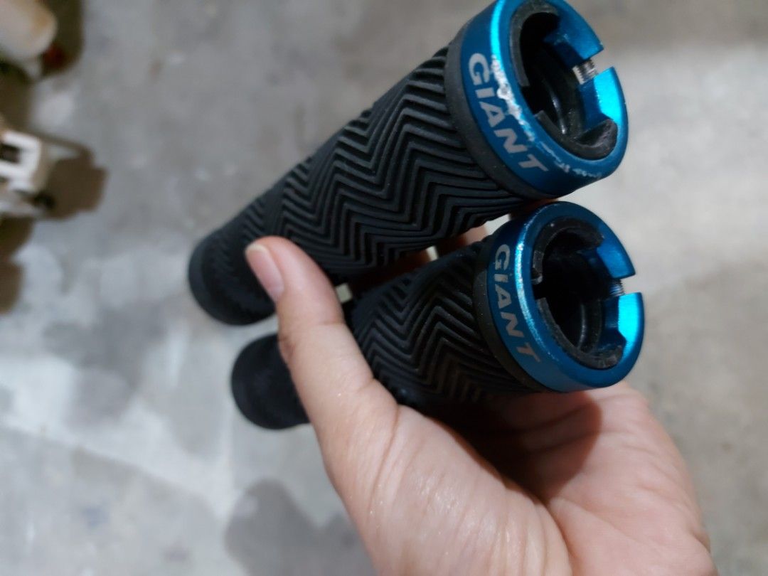 Giant Handle Grip Blue, Sports Equipment, Bicycles & Parts, Bicycles on ...