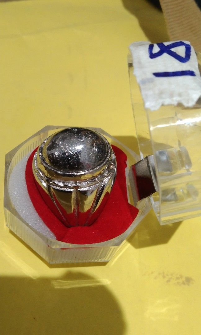 Hyper Rare!!! Cincin Besi Towo!!, Hobbies & Toys, Memorabilia ...