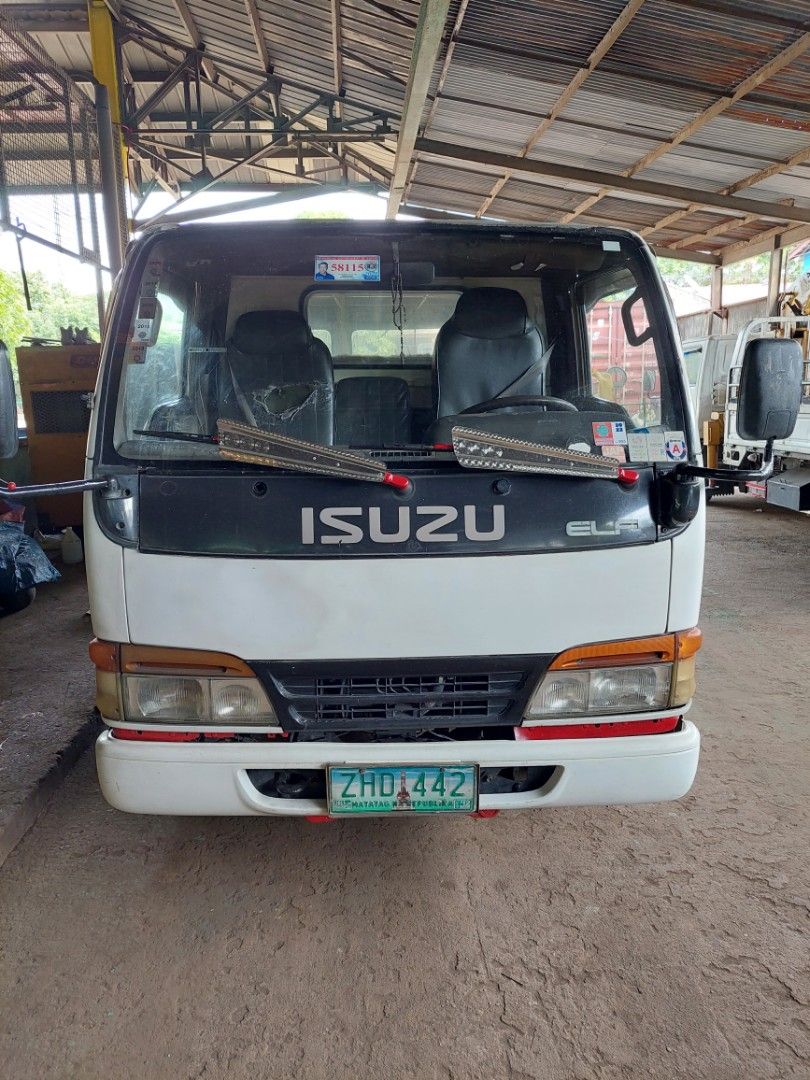 Isuzu ELF FB Manual on Carousell