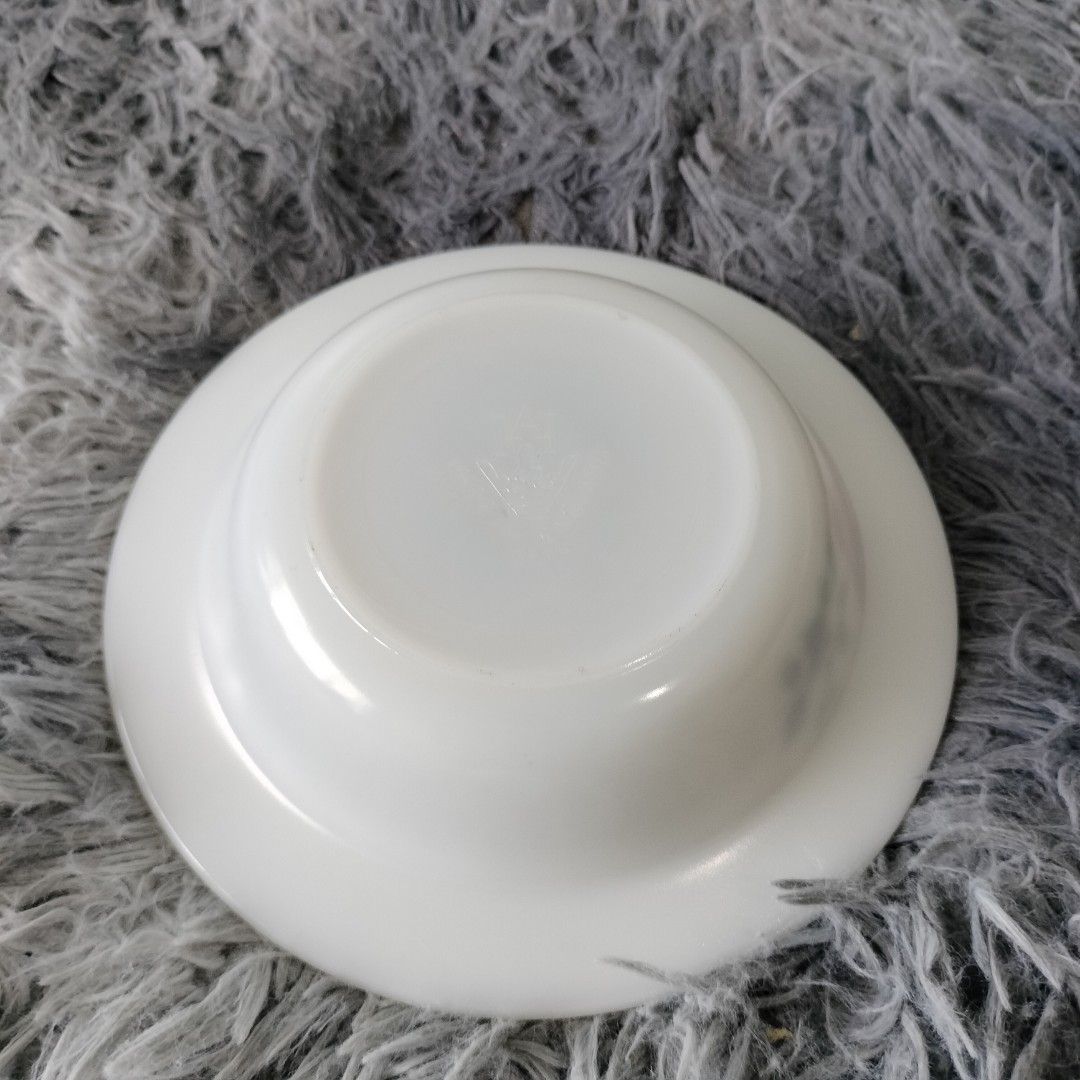 JAJ Pyrex bowl made in ENGLAND, Furniture & Home Living, Kitchenware ...