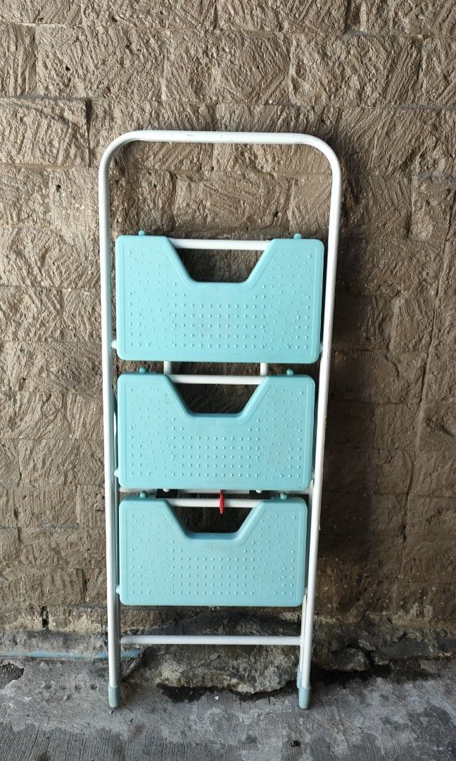 Japan 3 tier step ladder, Community on Carousell