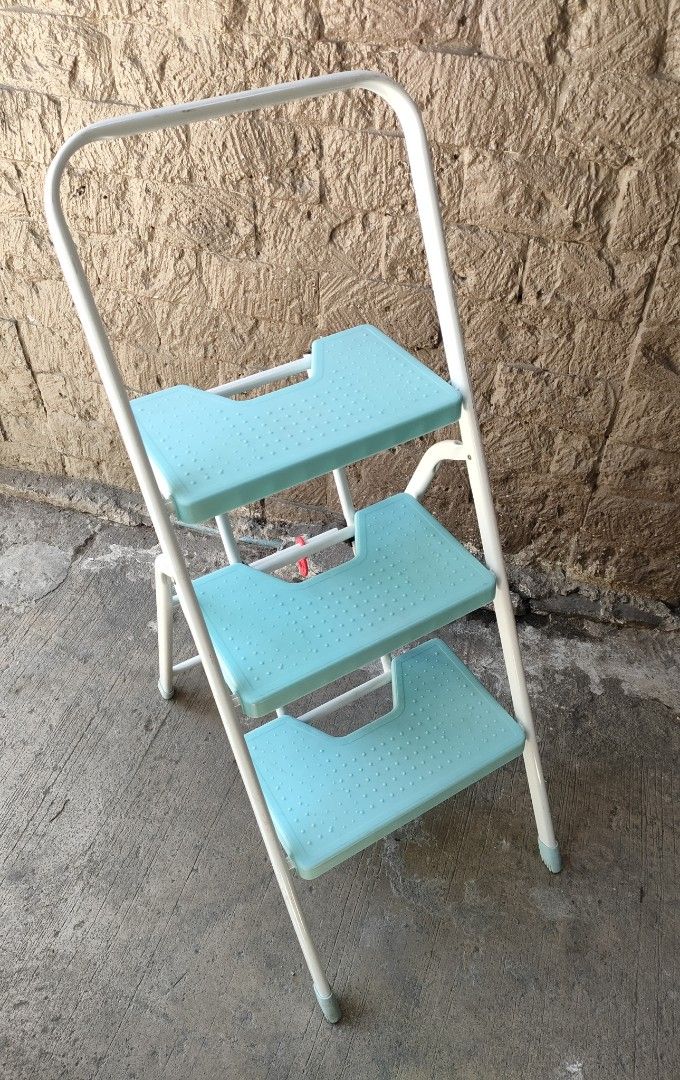 Japan 3 tier step ladder, Community on Carousell