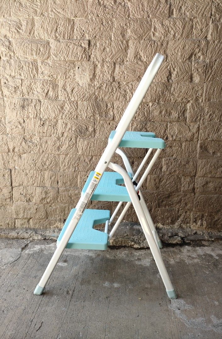 Japan 3 tier step ladder, Community on Carousell