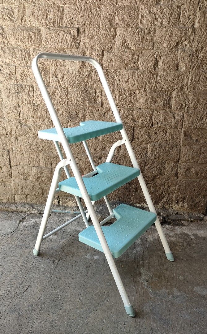 Japan 3 tier step ladder, Community on Carousell