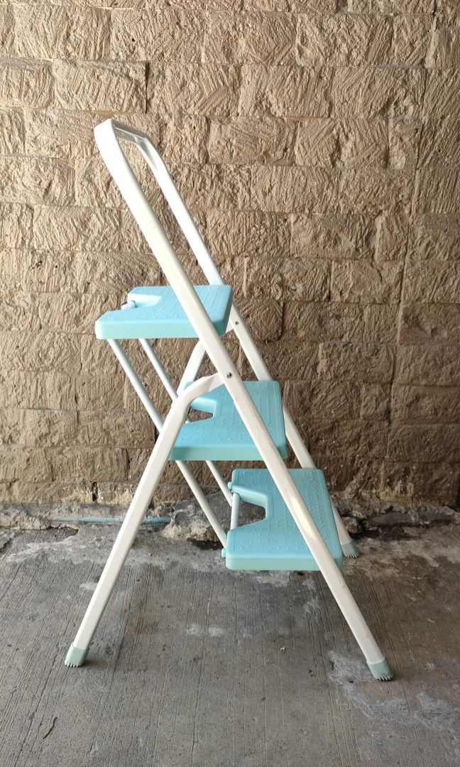 Japan 3 tier step ladder, Community on Carousell