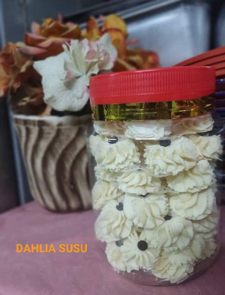 Kuih Raya Homemade JB, Food & Drinks, Homemade Bakes on Carousell