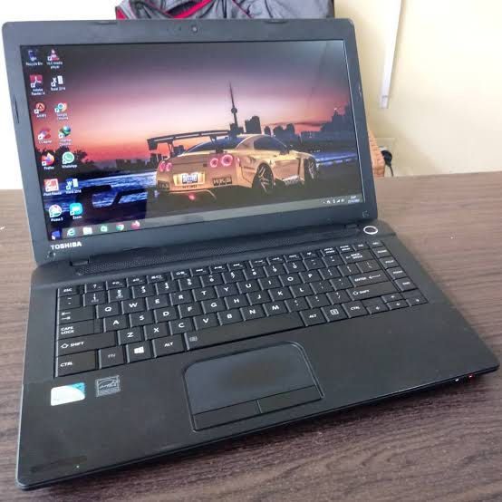 Laptop toshiba hitam mulus, Elektronik, Komputer, Laptop di Carousell