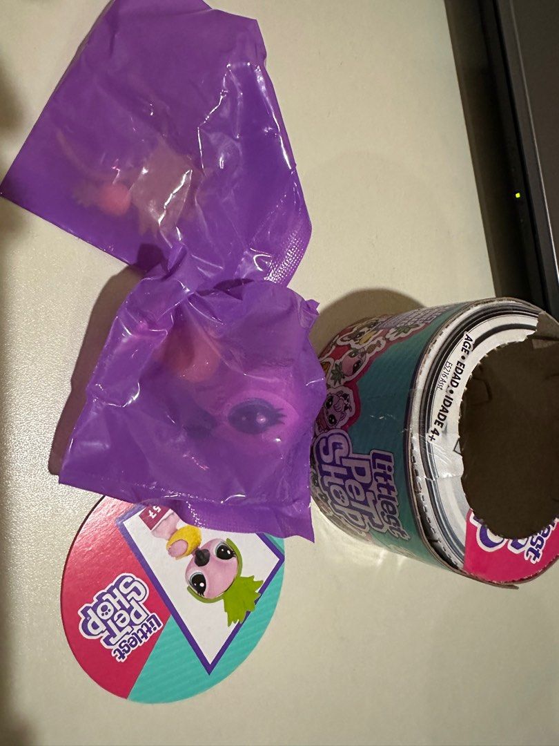 Littlest Pet Shop can blind bags. Burger kitty and flamingo., Hobbies ...