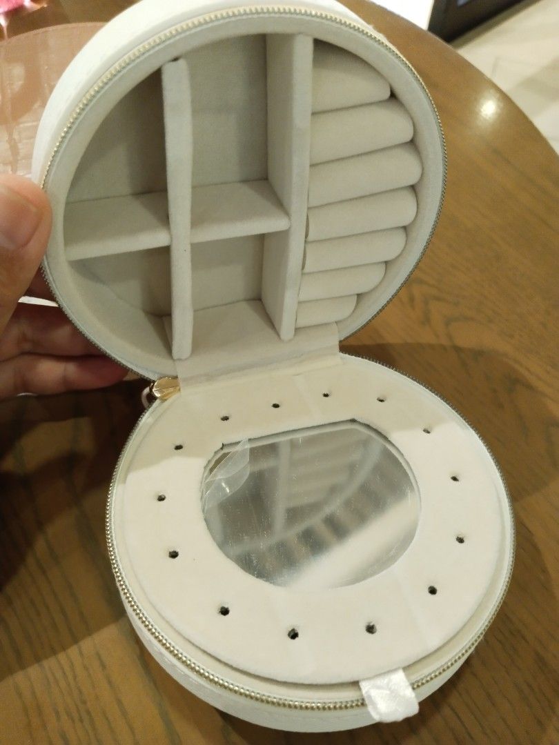 Lovisa Compact Jewellery Box, Women's Fashion, Watches & Accessories ...