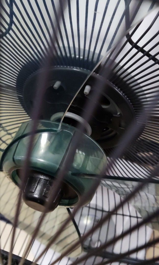 Mistral 16" big table fan, Furniture & Home Living, Lighting & Fans ...