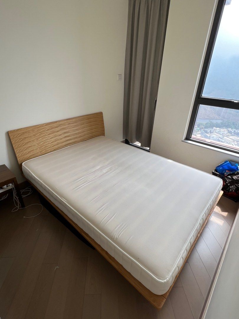 MUJI bed frame and mattress, 傢俬＆家居, 傢俬, 床架及床褥 - Carousell