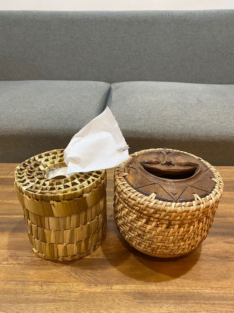Native tissue holders on Carousell