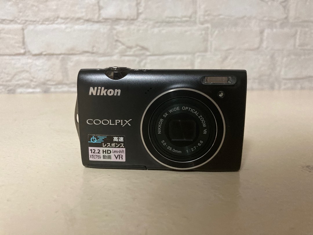Nikon Coolpix digicam, Photography, Cameras on Carousell