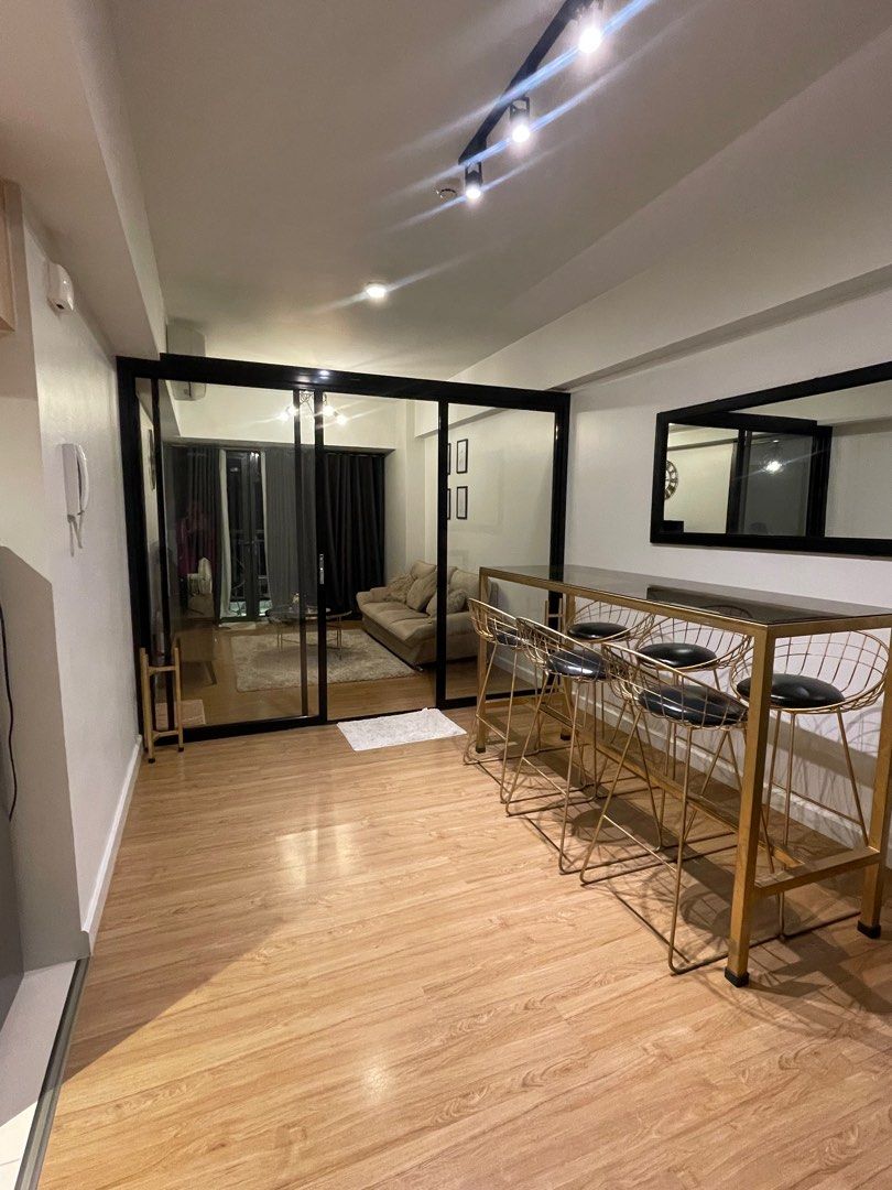 One Bedroom Unit with Balcony Circuit Makati Alveo Solstice Tower on ...