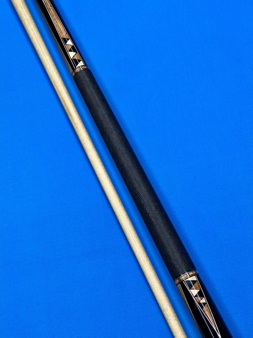 Peri cue with Peri L-B1 JumpBreak cue (tako/cue set) on Carousell