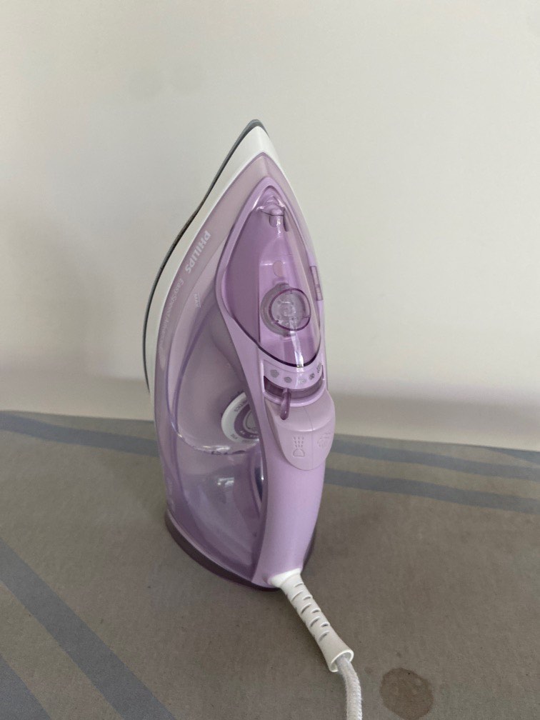 Philips Iron and ironing table, TV & Home Appliances, Irons & Steamers ...