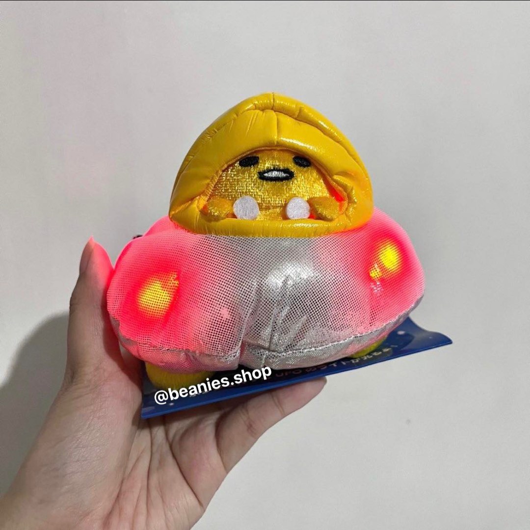 Rare Sanrio Gudetama 5th Anniversary Light Up UFO Plush Toy, Hobbies ...