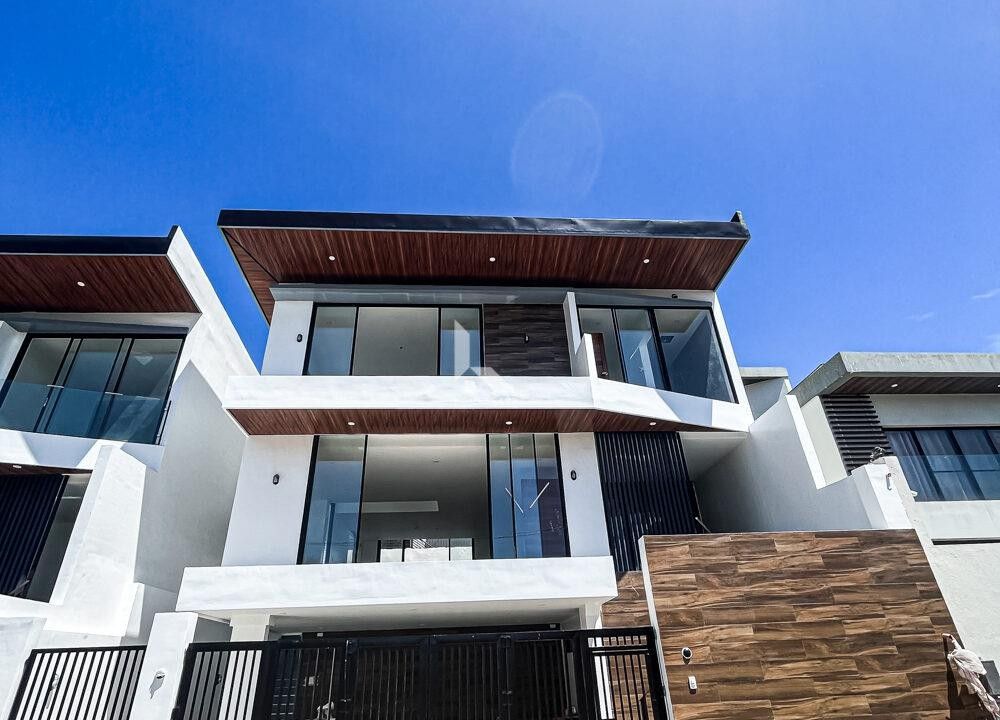 RC. Overlooking city view Modern contemporary House in Antipolo,City nr ...