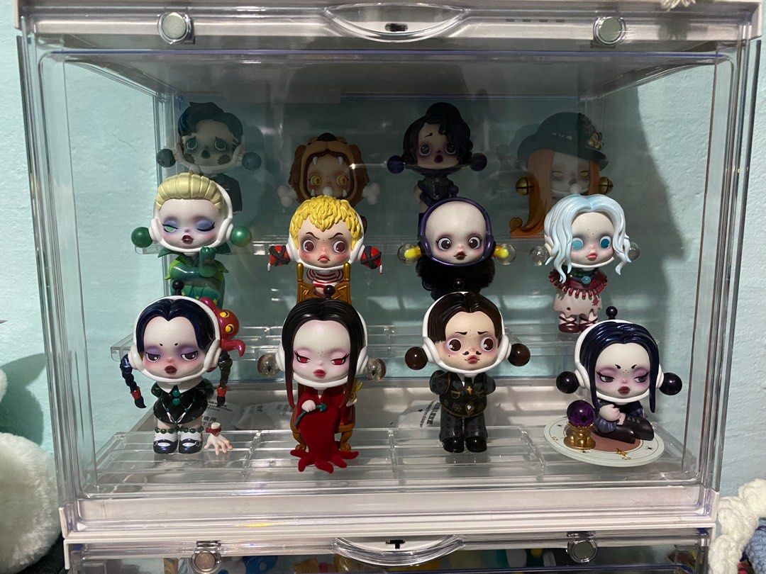 SET wts popmart skullpanda addams family with display case, Hobbies ...