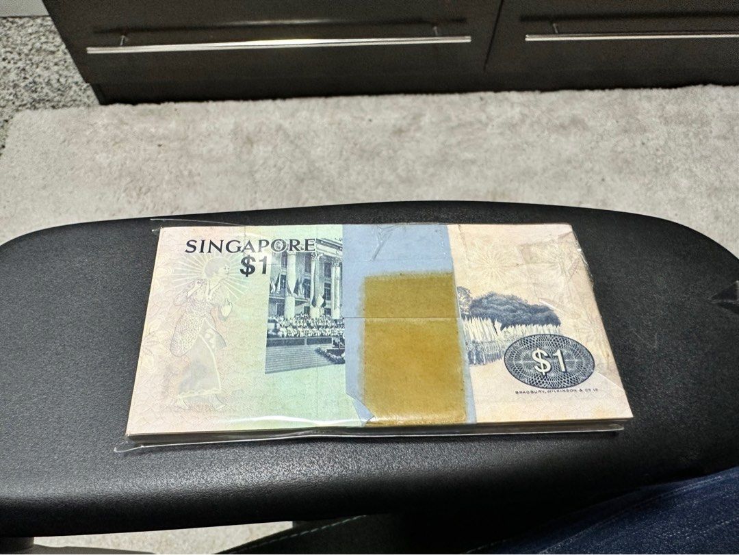 Singapore old $1 note - running number, Hobbies & Toys, Memorabilia ...