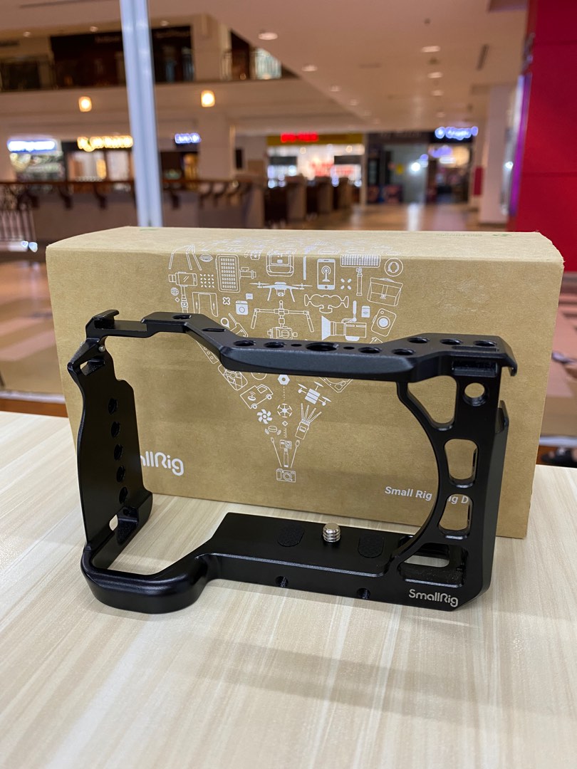 SMALLRIG CAGE FOR SONY A6600 BODY (99% NEW), Photography, Photography ...