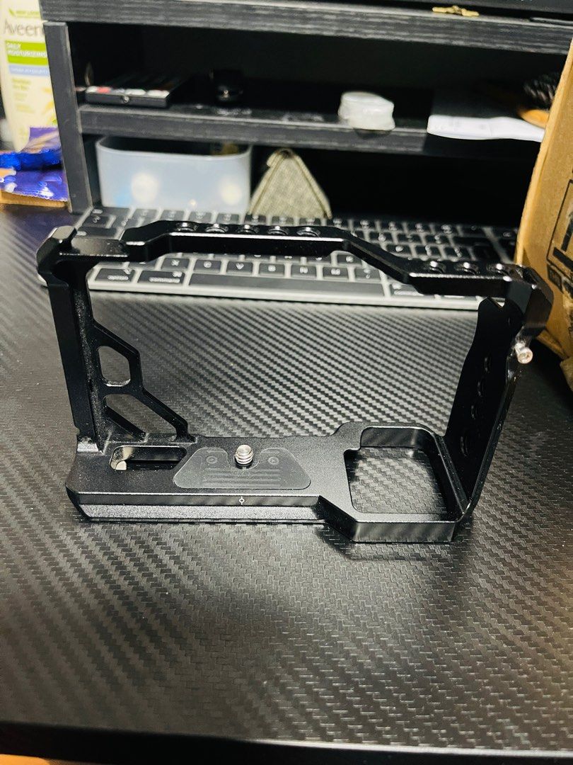 Sony A7C full cage(Small Rig), Photography, Cameras on Carousell
