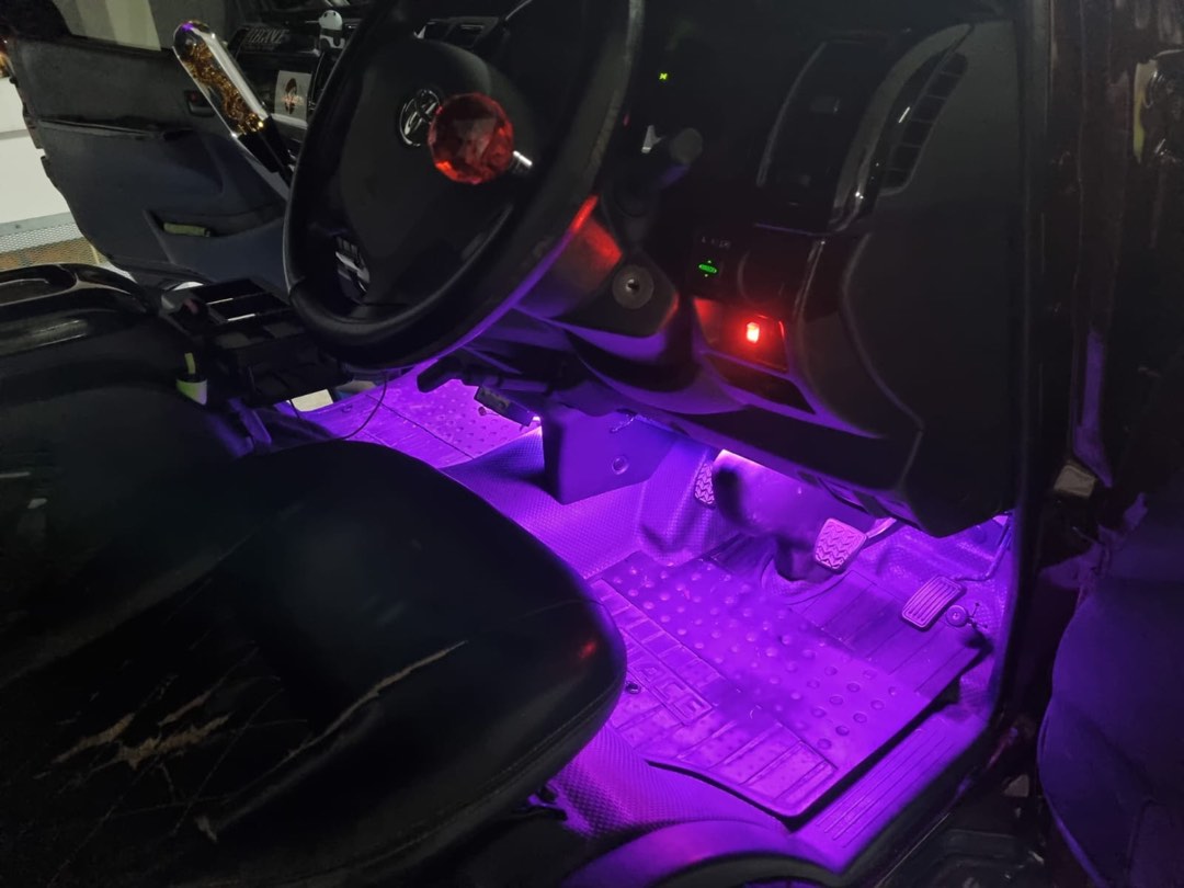 Toyota Hiace Legroom Light Installation, Car Accessories, Accessories ...