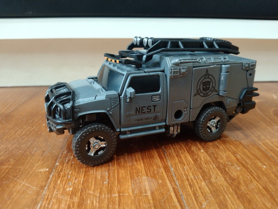 Transformers Studio Series ROTF Bumblebee and NEST Ratchet Bundle ...