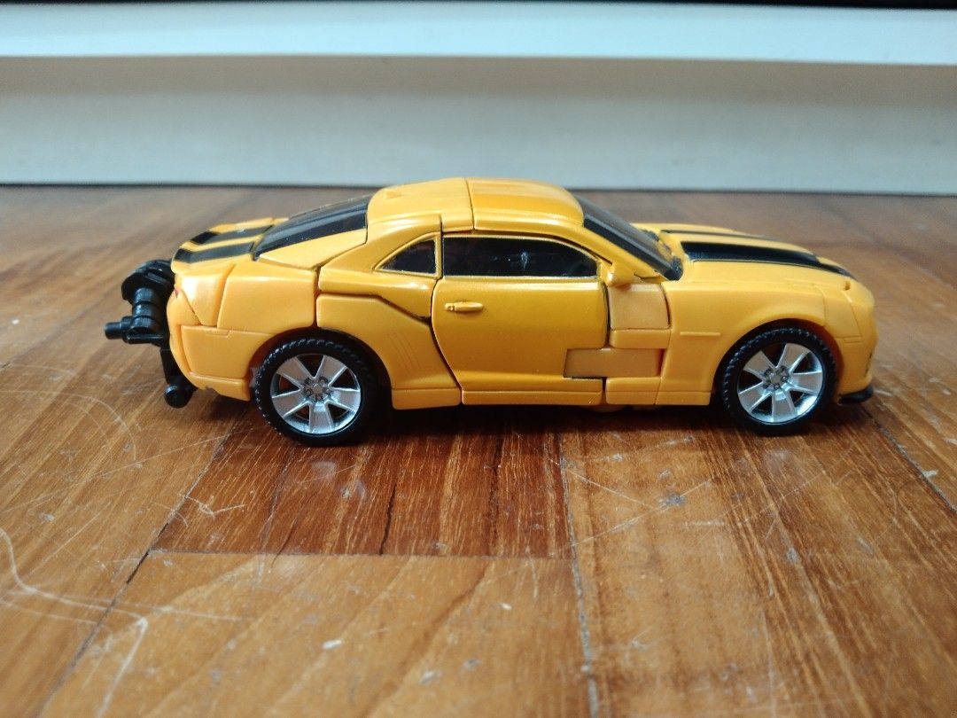 Transformers Studio Series ROTF Bumblebee and NEST Ratchet Bundle ...