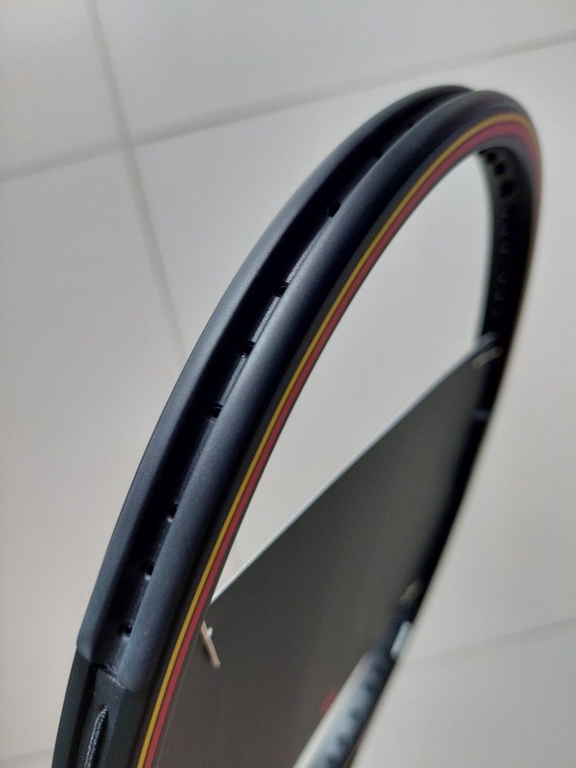 Wilson Pro Staff 6.0 85 Midsize tennis racket racquet, Sports Equipment ...