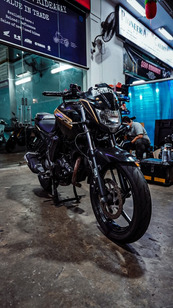 YAMAHA FZN 150, Motorcycles, Motorcycles for Sale, Class 2B on Carousell