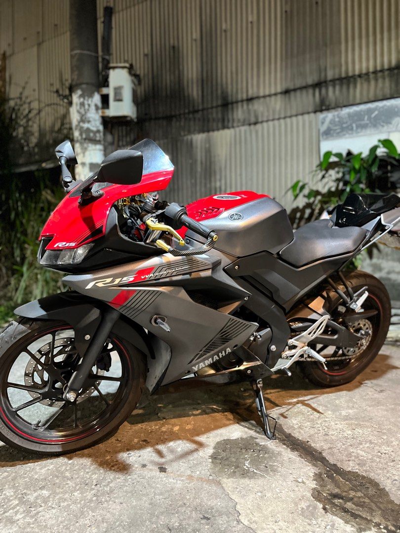 YAMAHA R15, 機車, 重機在旋轉拍賣
