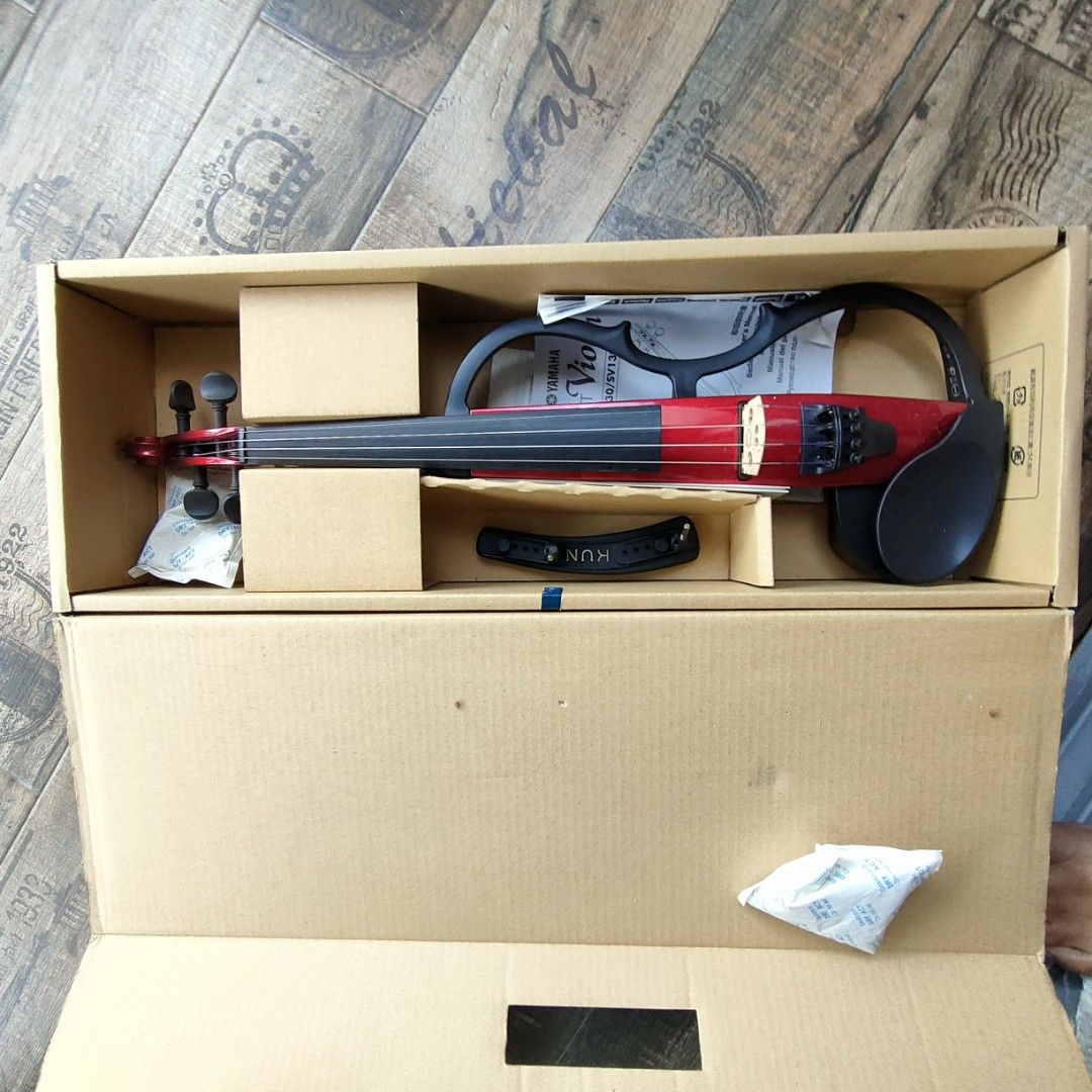 Yamaha SV 130, Hobbies & Toys, Music & Media, Musical Instruments on ...